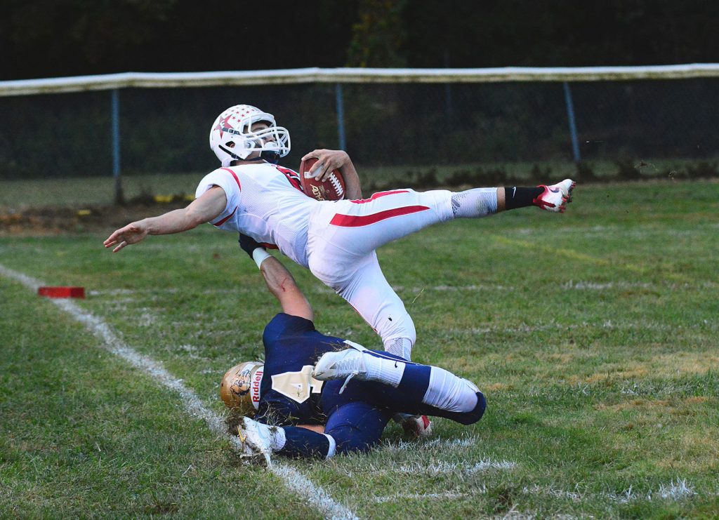 GAME OF THE WEEK: Raygor leads Commodores to 21-14 victory - Herald ...